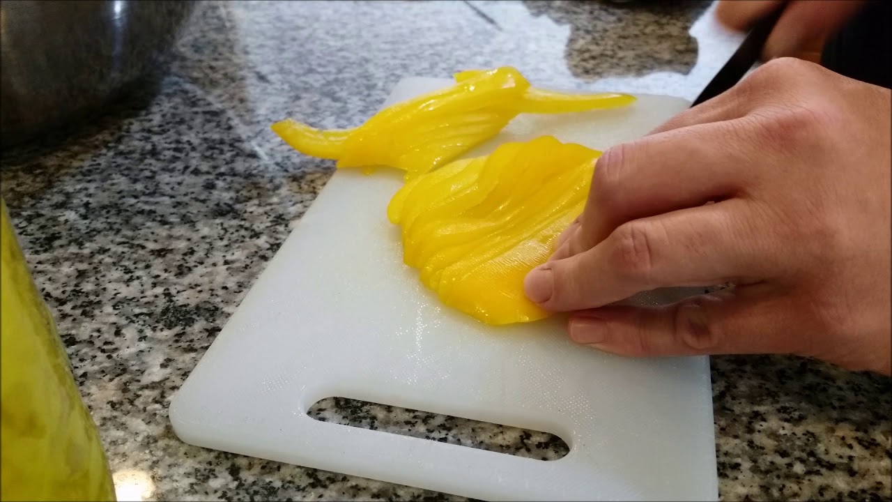 Slivering a Bell Pepper - YouTube