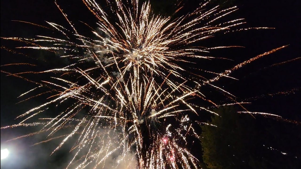 Extreme Backyard Fireworks Finale. Over 400 Salutes! 288 shot Supernaut ...