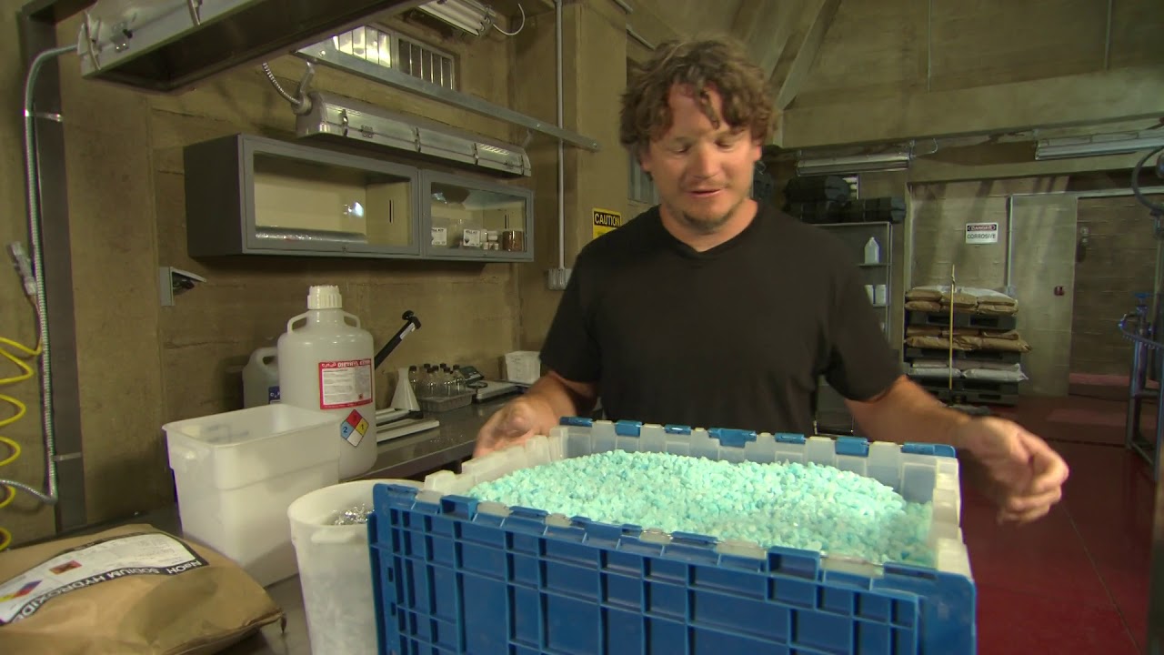 Breaking Bad - S04 Extra - Inside Breaking Bad - Tour of the Superlab ...