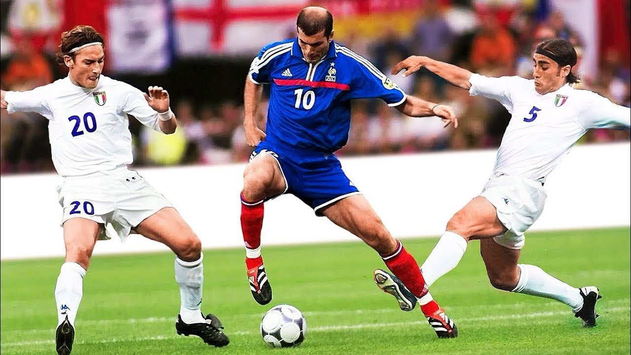 Zinedine Zidane's Signature Move - The Roulette - YouTube