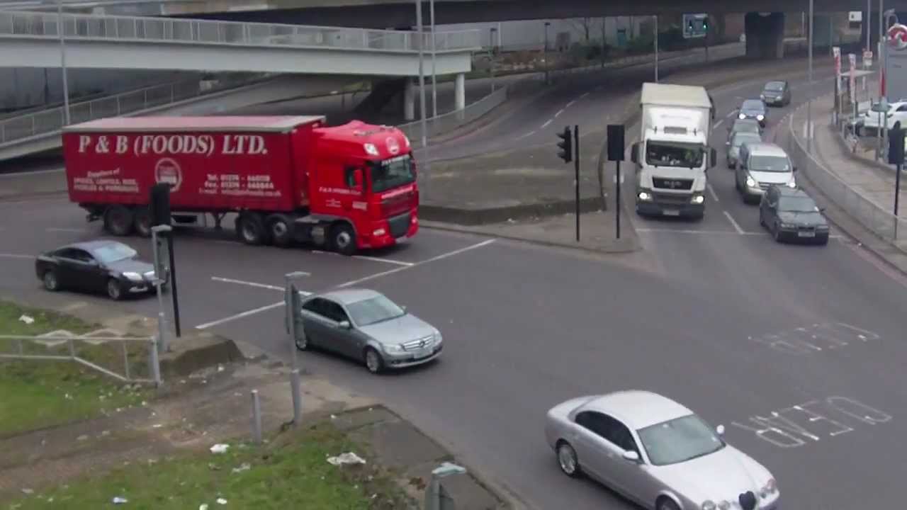 Traffic — A406 N. Circular Rd / M1 Brent Cross - YouTube
