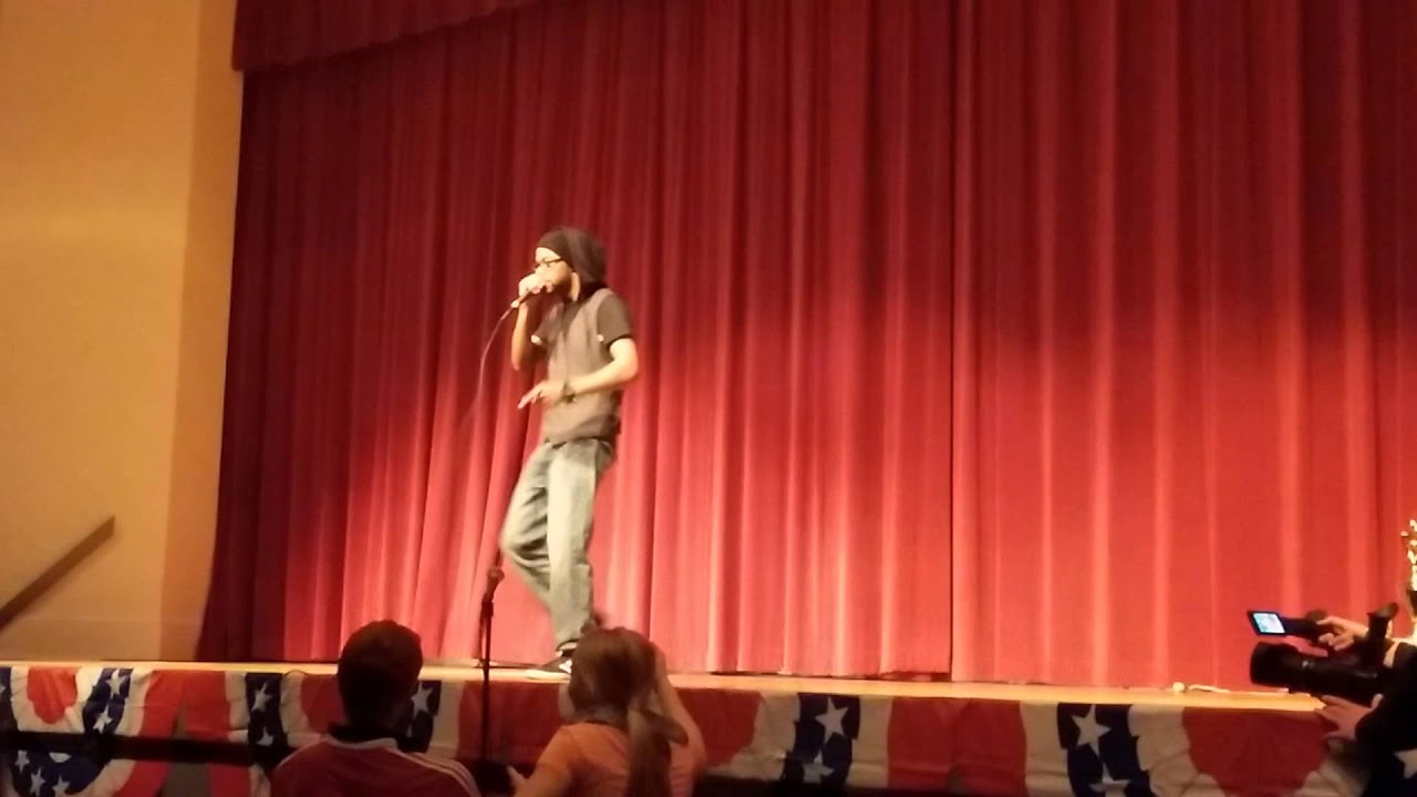 Darius Hale-Beatboxing in the talent show - YouTube