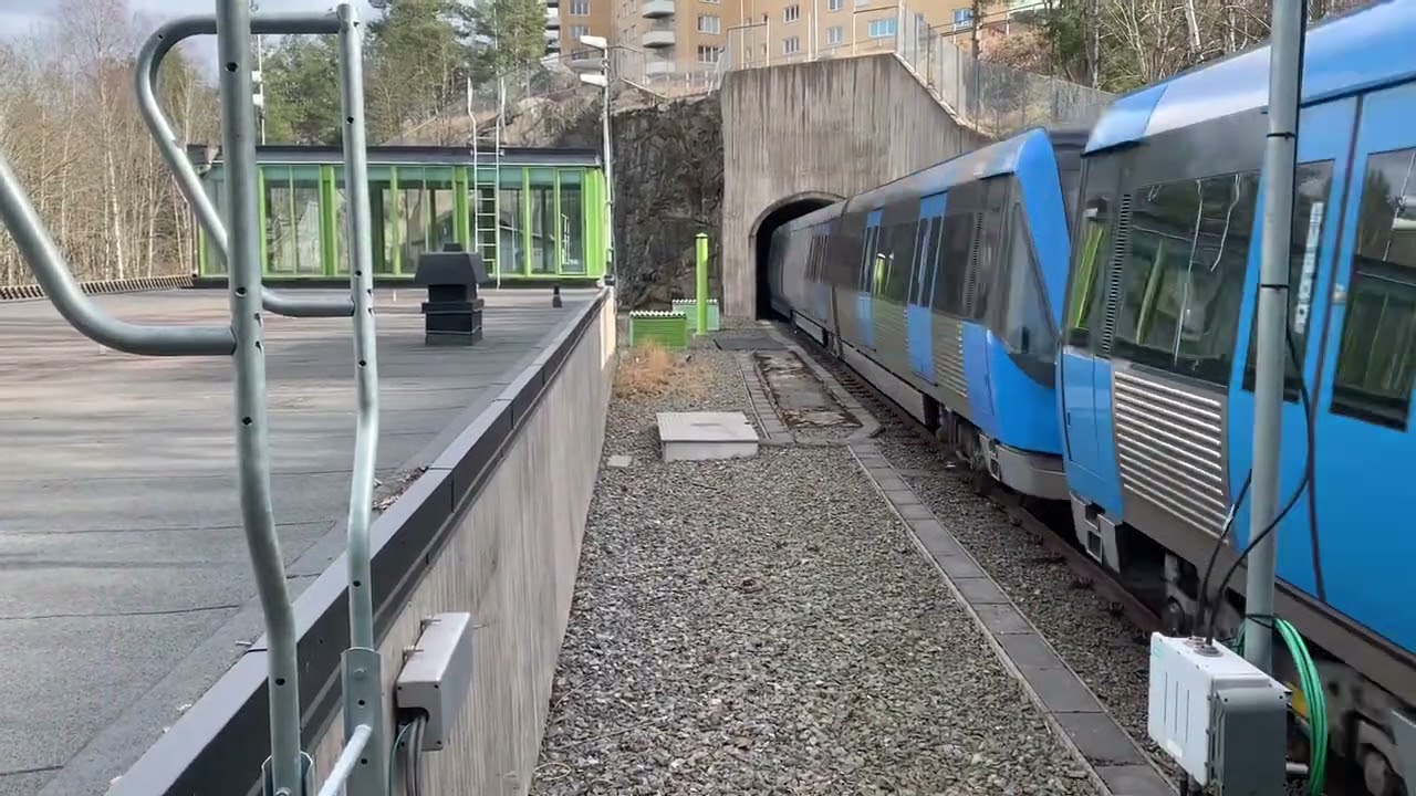 Några C20 tåg på Hallunda tunnelbanestation. - YouTube