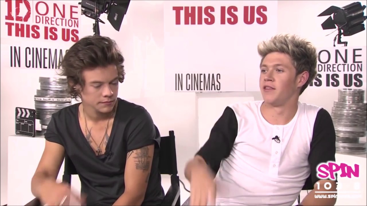 Harry looking at Louis off camera during an interview - YouTube