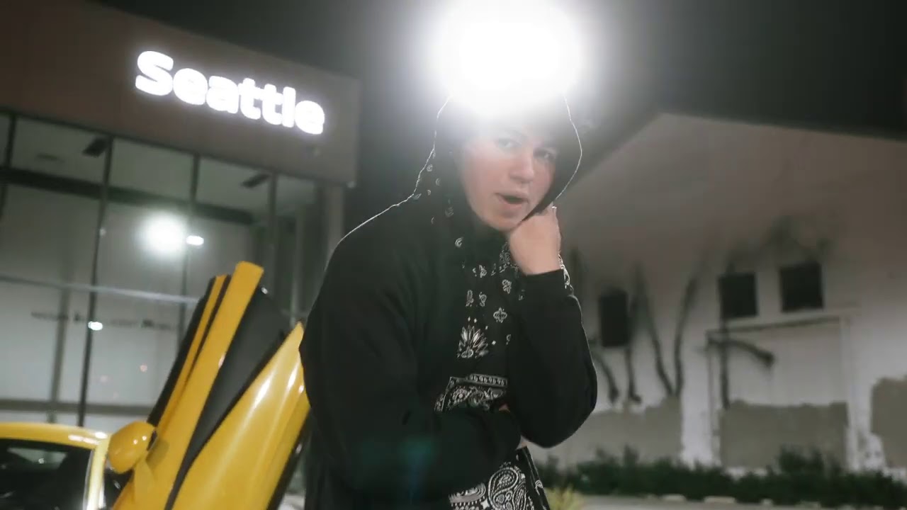 Xavier Weeks - Famous (Official Music Video) - YouTube