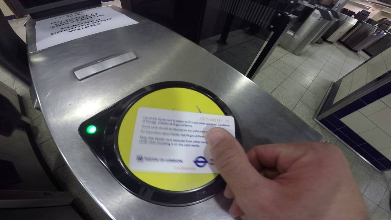 How To Use The OYSTER Card In London OYSTER CARD TUTORIAL MOST USEFUL