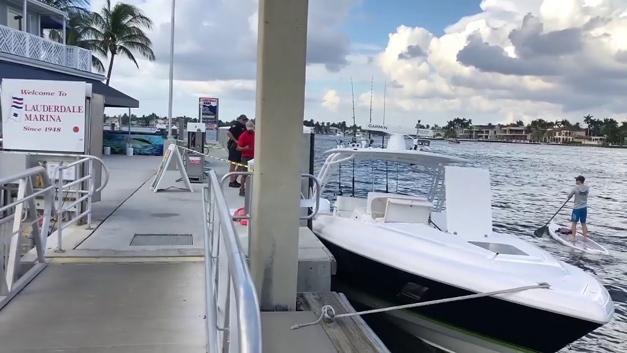 4 injured after family boat fun interrupted by violent explosion - YouTube