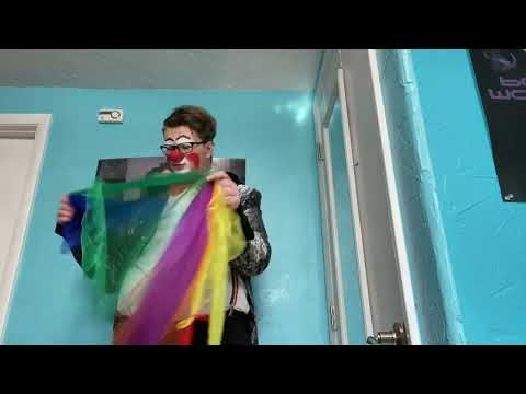 Scarf Juggling Clown Gag