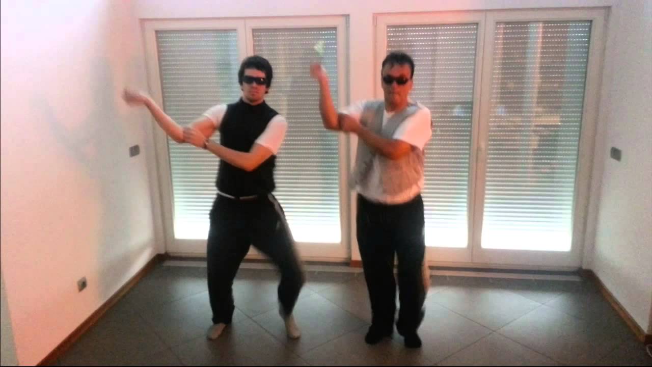 Dad and son dancing Gangnam Style :) - YouTube