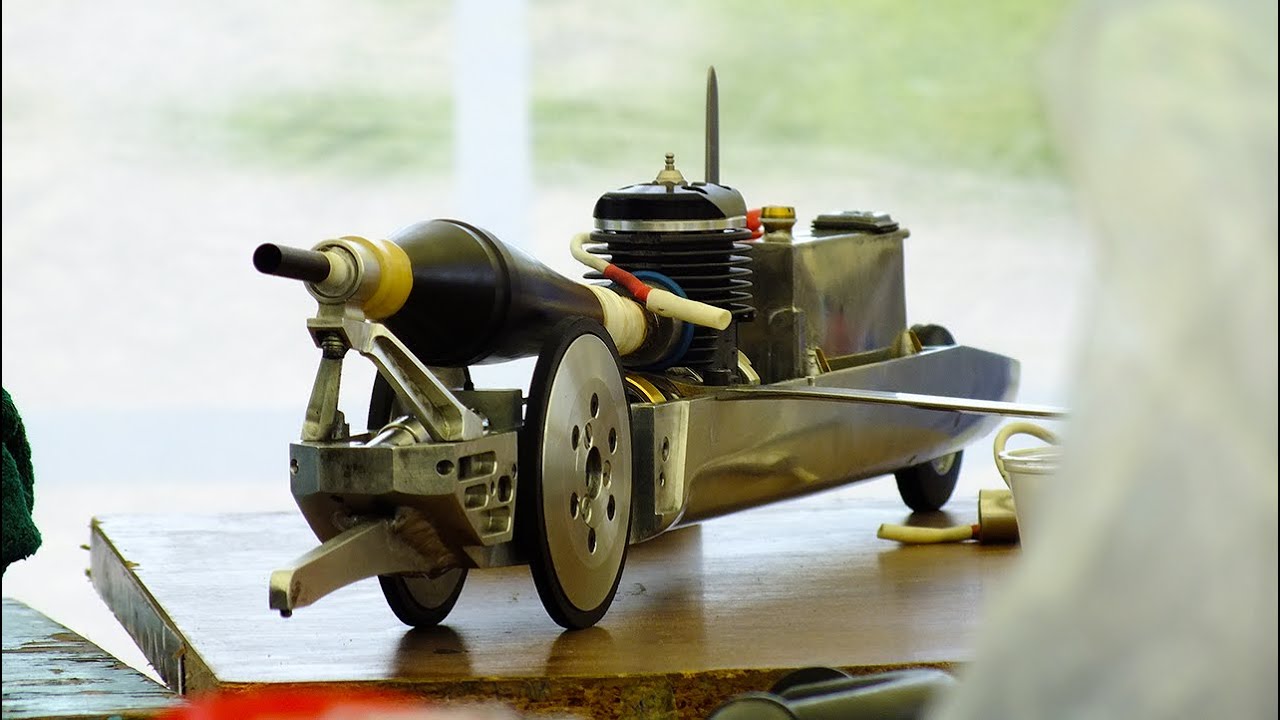 Unreal Sound Of A Tether Car! - YouTube