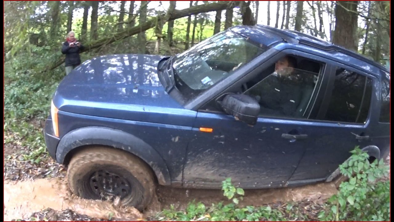 Land Rover Discovery stuck in mud/ Tunnel fail - YouTube