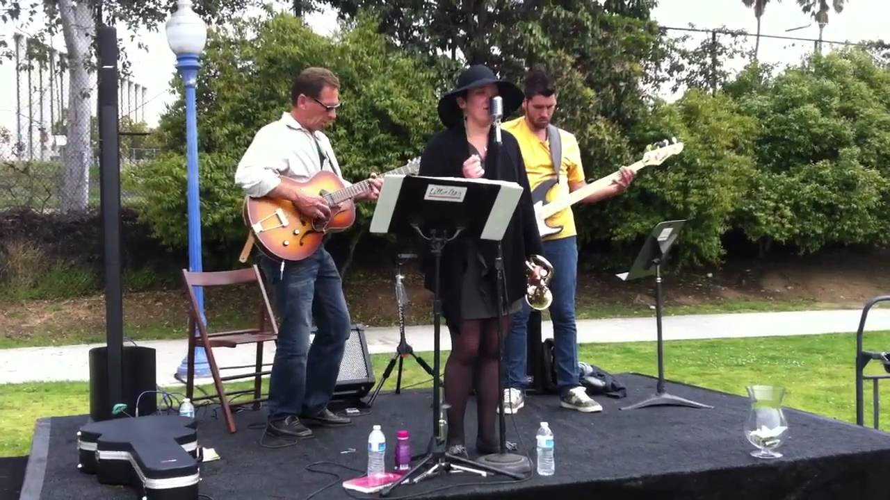 Teagan Taylor Trio - That Old Feeling - YouTube