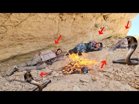 Hadi and Khadijeh travel in the heart of the mountain and fight with a mountain snake