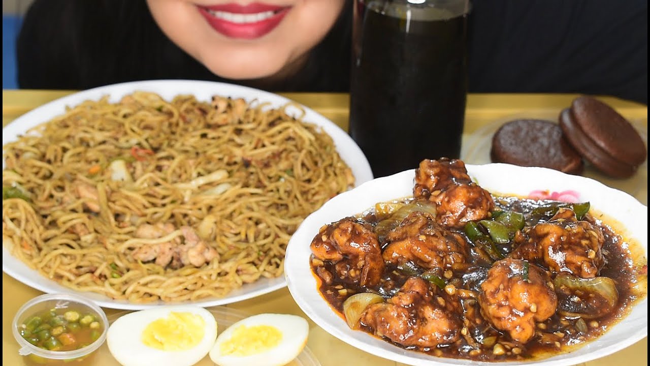 Eating CHICKEN HAKKA NOODLES,CHILLI CHICKEN,CHOCO PIE,COKE(Bigbites ...