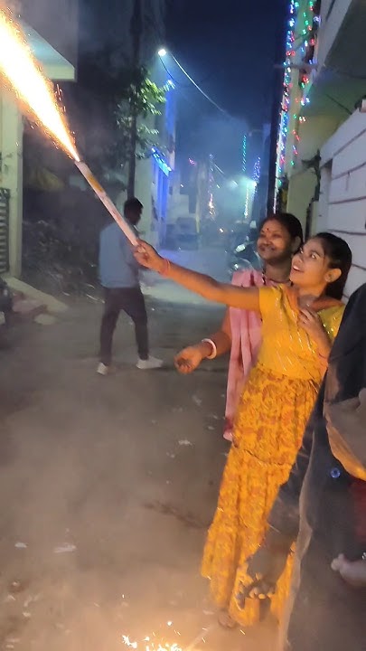 firestar gone wrong 🥶🤩 #shorts #fire #crackers #diwali #tranding #diwalispecial - YouTube