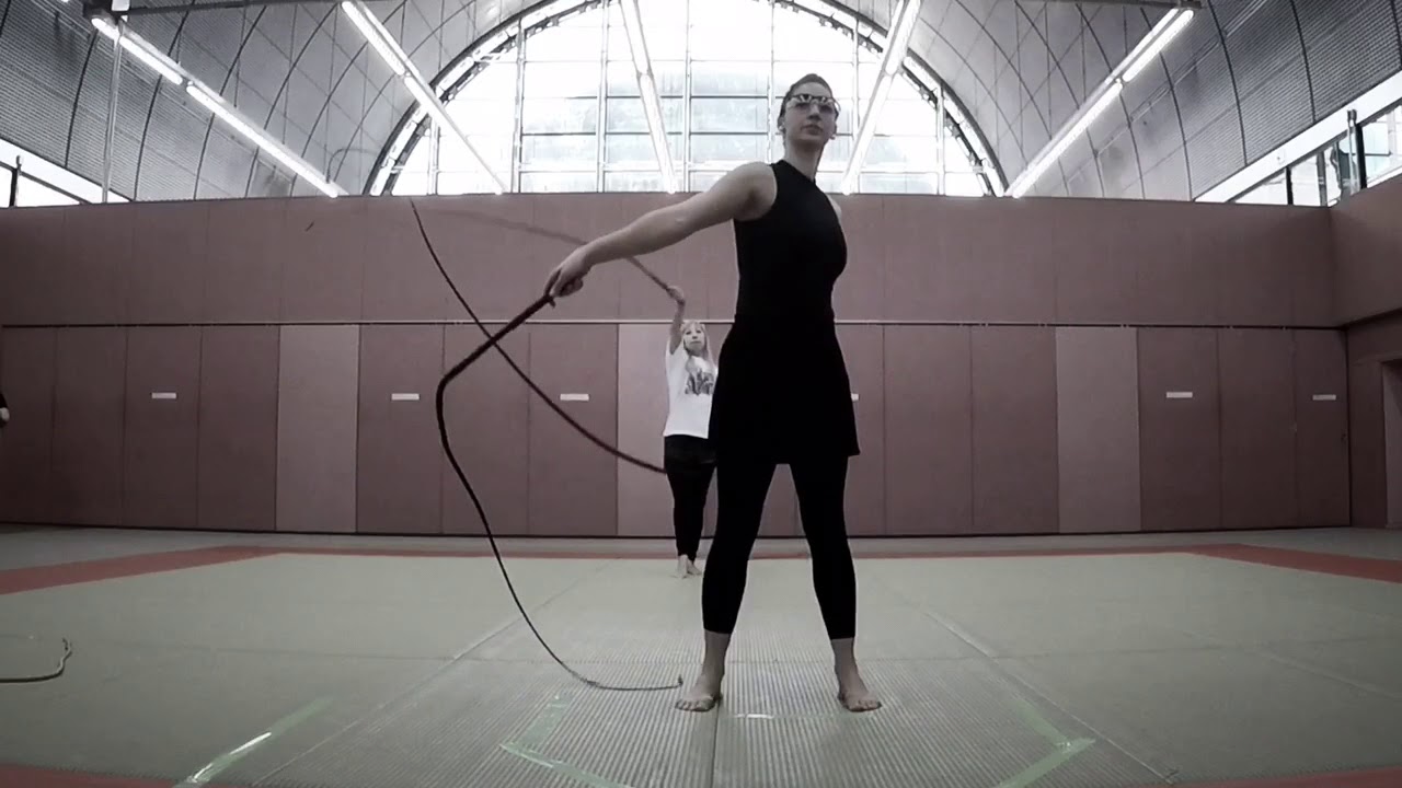 Private lesson of whip cracking with Renee! ウィップクラッキングのプライベートレッスンにて ...