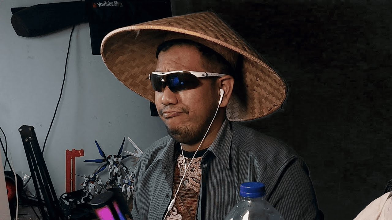 Bit of Snail - YouTube