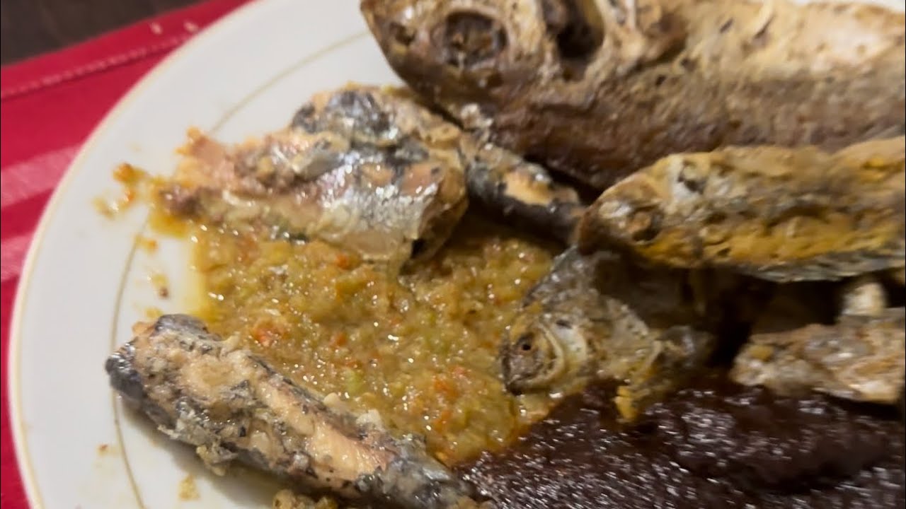 Delicious Ghana kenkey and assorted fish #lunch #food - YouTube
