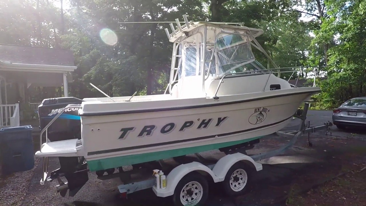 2001 Trophy Mdl 2002 FF Walk-Around Cuddy Cabin for Public Auction 7-31 ...