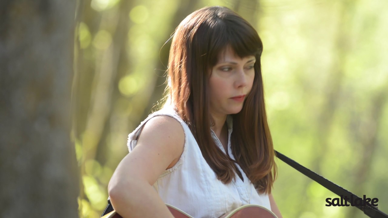 Small Lake Concerts: Kelli Moyle - Gone From Here - YouTube