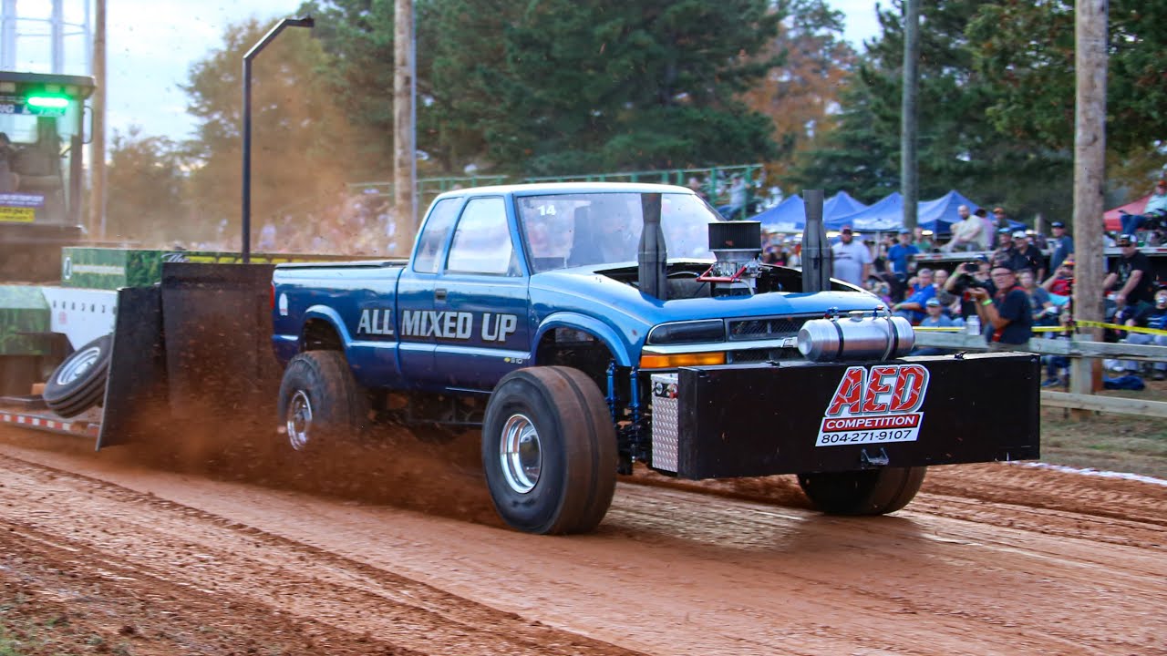 Pro Stock 4x4 Trucks at Pullin in the Park in Victoria 2020 - YouTube