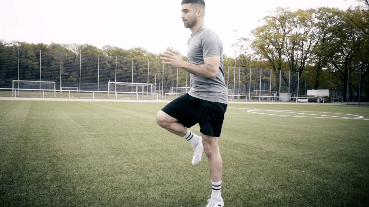 3 STEP KNEE LIFTS | Warm Up Training Drill by box-to-box - YouTube