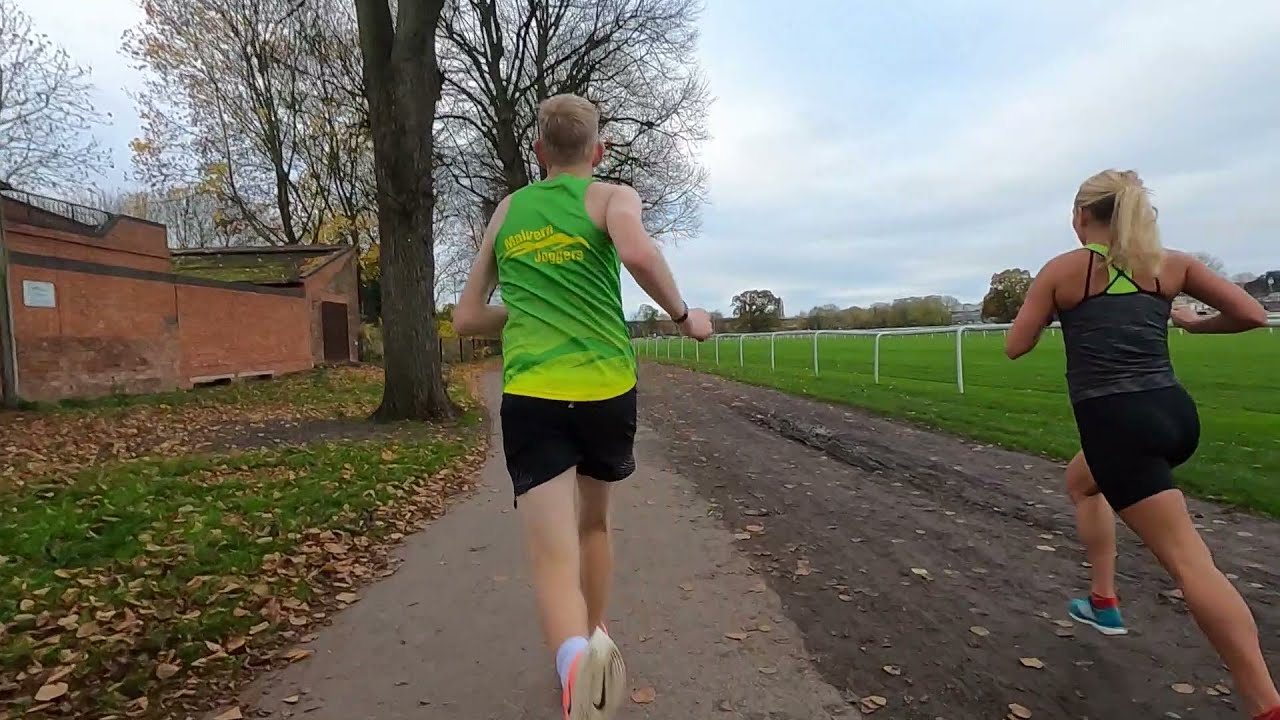 60 year old Sub 20 minute 5K parkrun attempt // Worcester Pitchcroft ...