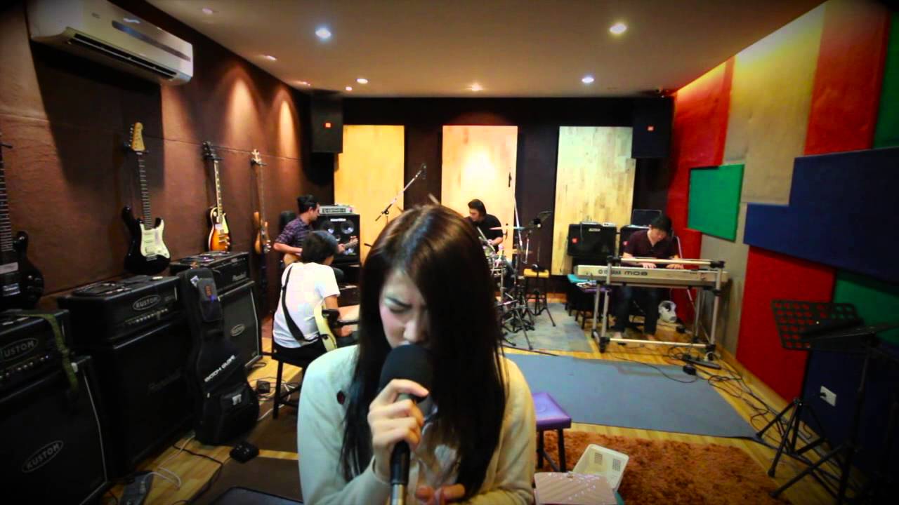 Upbeat Studio Band&Nest Rehearsal Medley Rock - YouTube