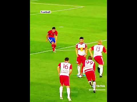 High lQ Free Kick 🧠 - YouTube