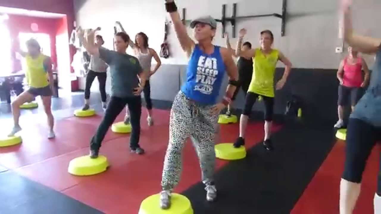 Shake It Off | Zumba Step Warm Up | Taylor Swift - YouTube