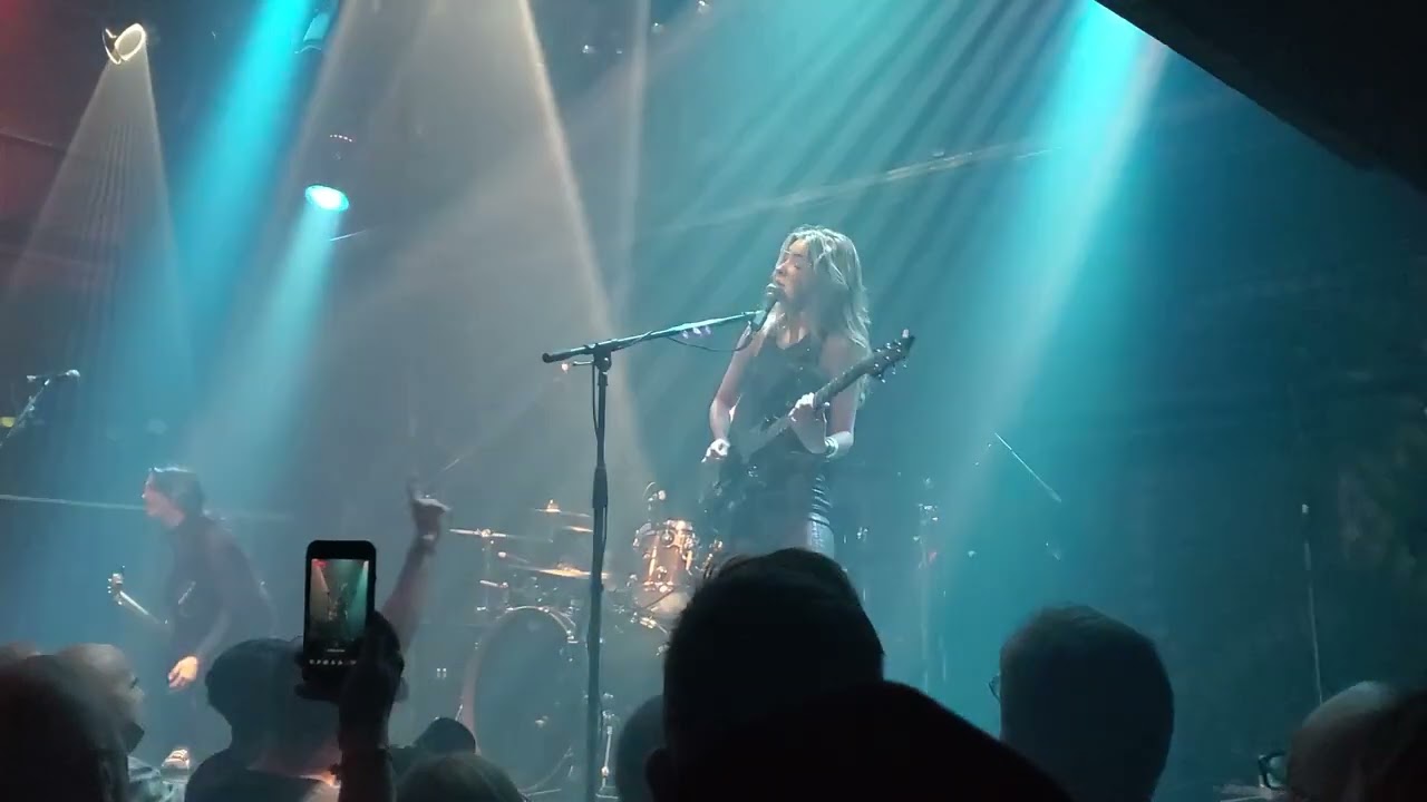 The Warning Live in Montréal June 18 2022 - YouTube