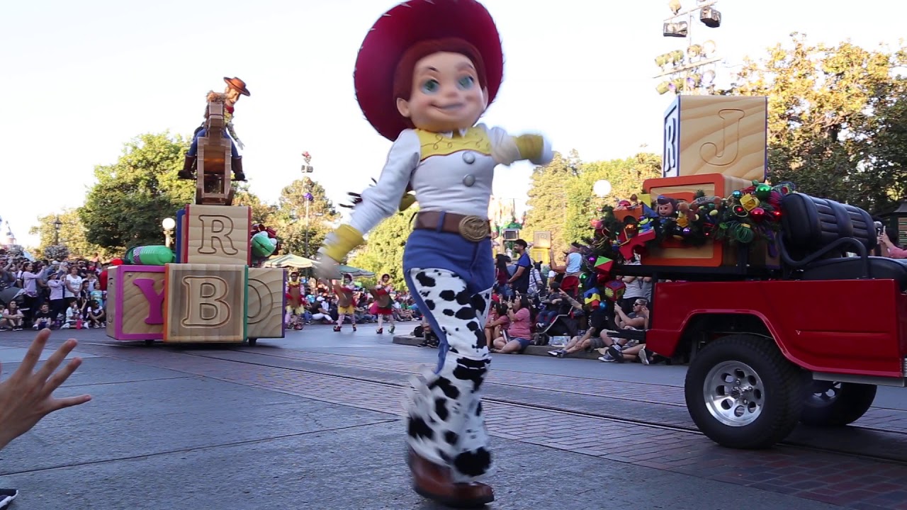 Toy story parade - YouTube