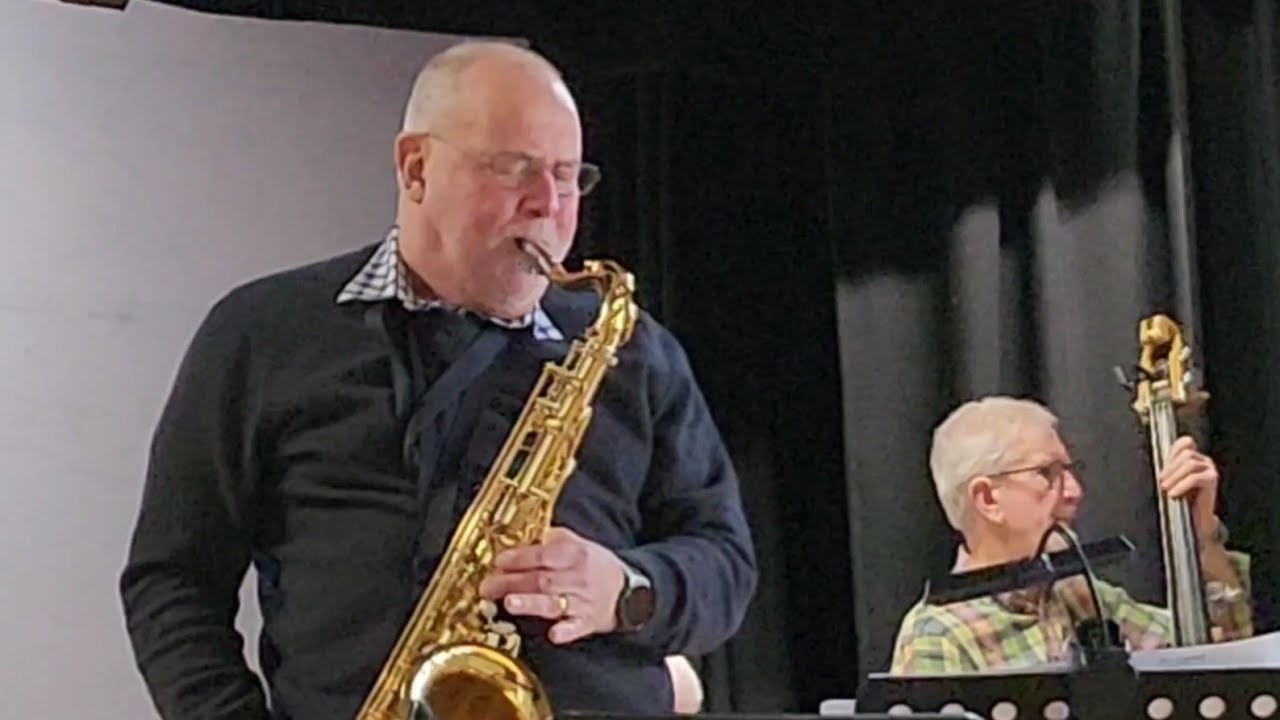 Back Home Again In Indiana - John Maddocks Jazzmen - YouTube