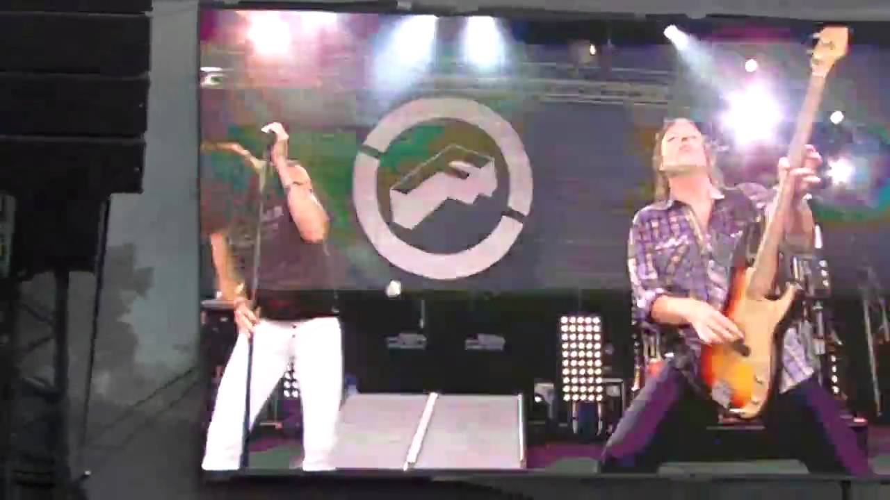 Foreigner "Juke Box Hero" LIVE @ High Voltage 2010 - YouTube