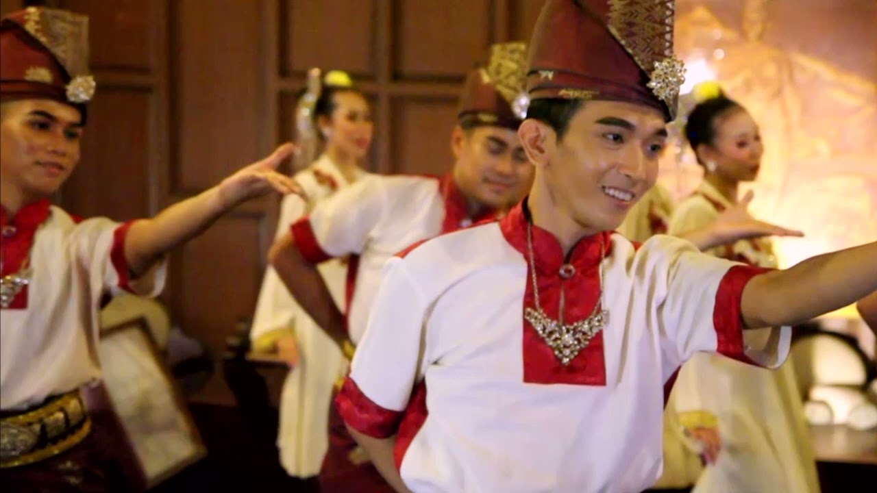 TARIAN INANG BUKIT CINA (The 'Inang Bukit Cina' Dance) - YouTube