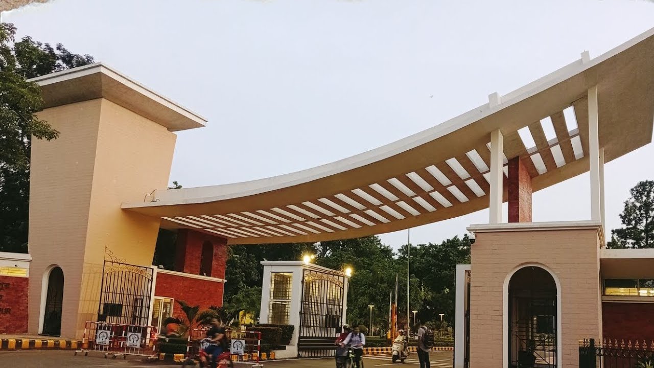 IIT Kharagpur Main Puri Gate to Main Building - YouTube