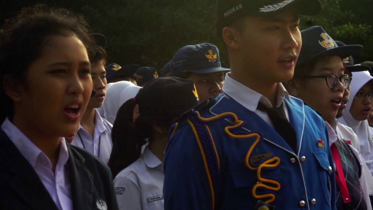 Hari Pertama Sekolah di SMAN 2 Bandung - YouTube