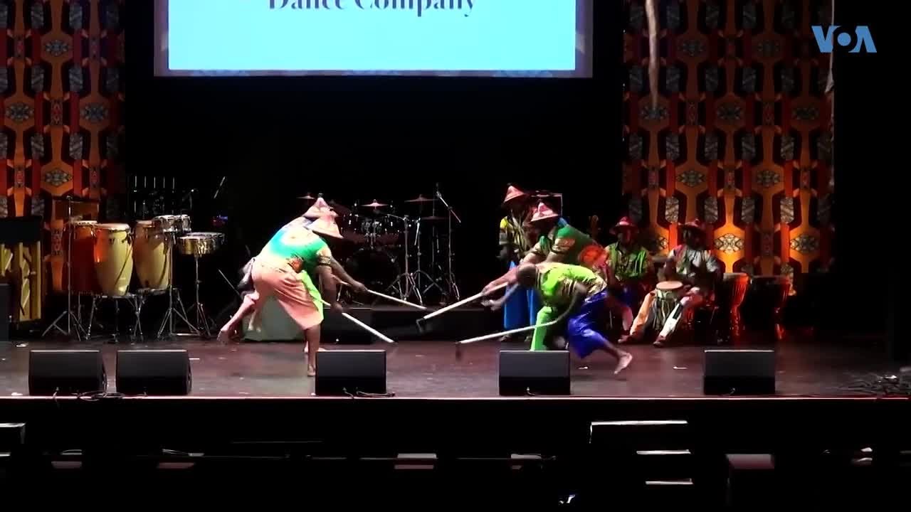 Assane Konté, enseignant de danse ouest-africaine à Washington - YouTube