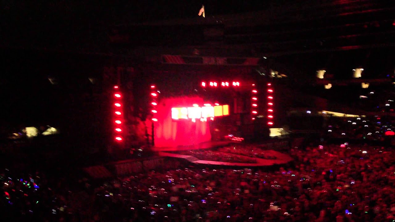 Taylor Swift - Red Tour 2013 opening 8/10/13 Soldier Field, Chicago ...