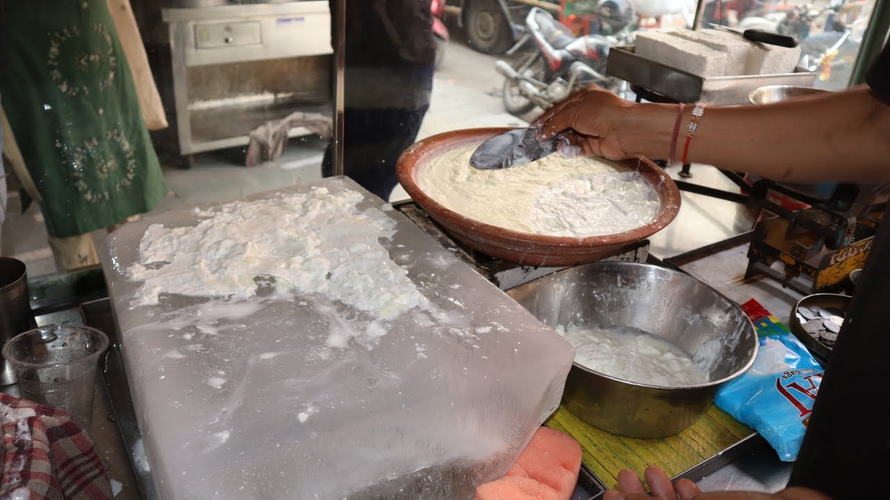 Famous Lassi of Delhi | Delhi Food Tour | Amazing Street Food of India ...