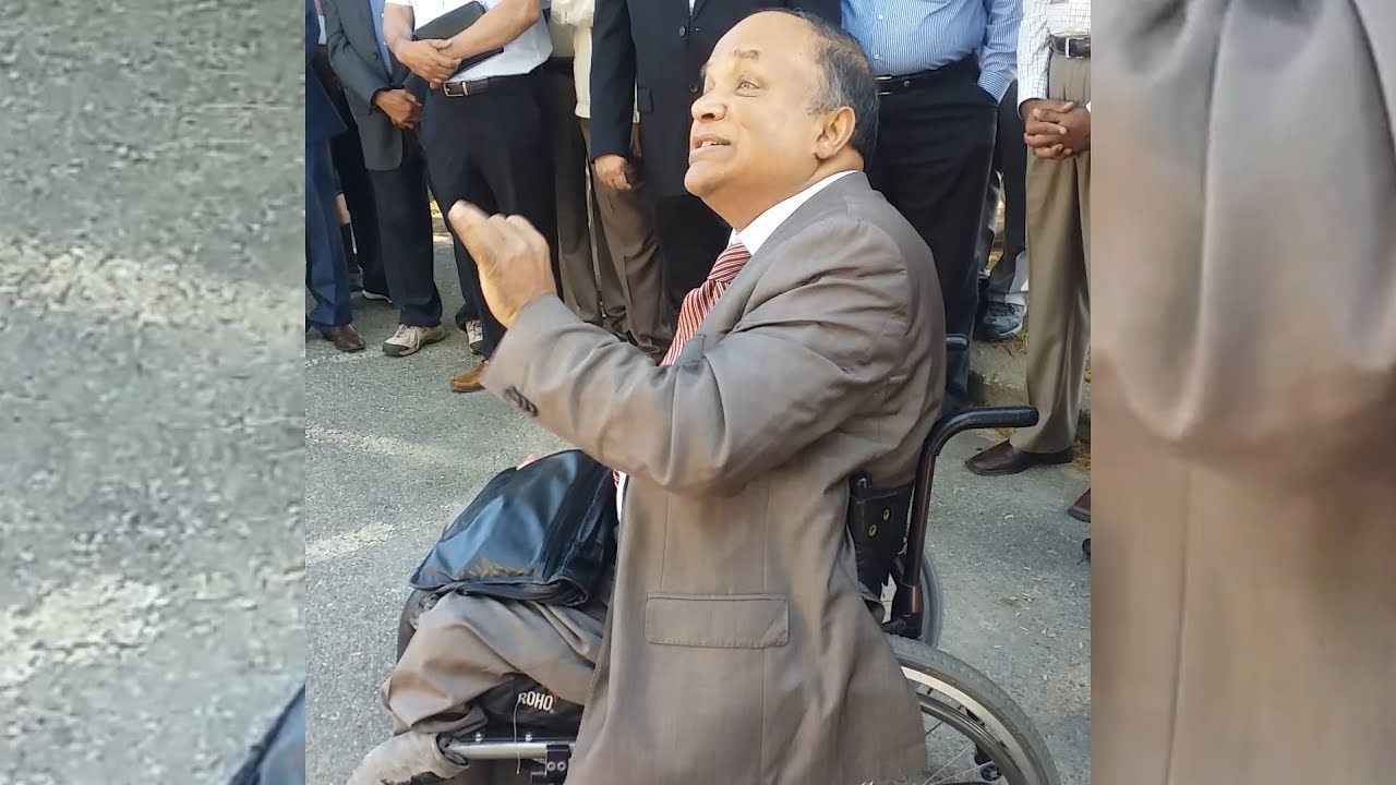 Look how passionately this Pastor preach about Jesus - YouTube