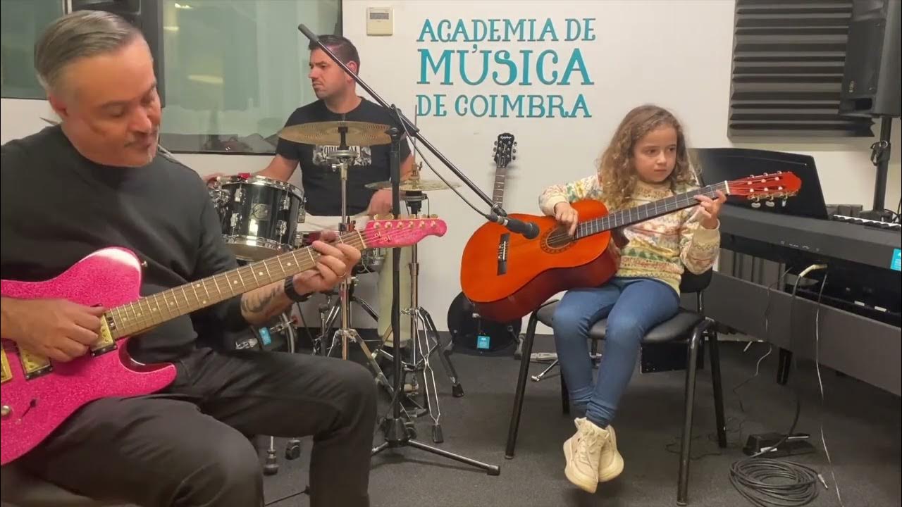 Matilde Chambel Guitarra prof Nuno Mouronho Hino da Alegria Manual Guitarra AMC Dez 2024 - YouTube