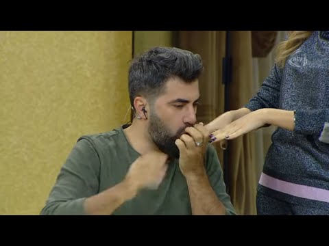 Zaur Günayın əllərini nəfəsi ilə isitdi (Zaurla Günaydın)