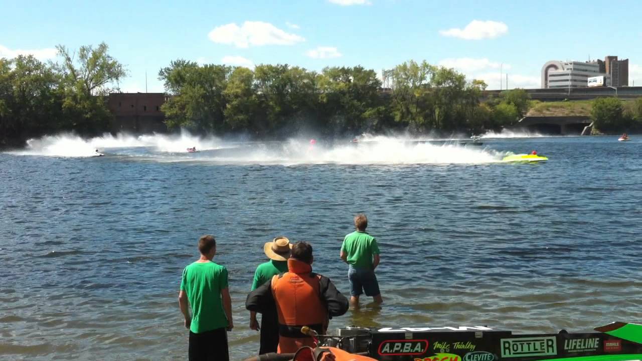 Boat Race on the Connecticut River - YouTube