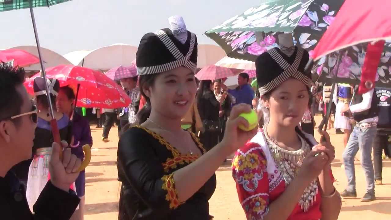 NKAUJ HMOOB ZOO NKAUJ 2013-2014: HMONG NEW YEAR IN LAOS - YouTube