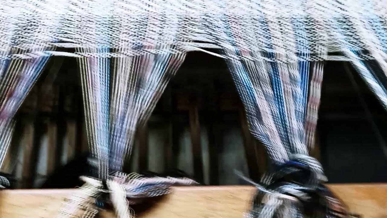 How to warp a Macomber floor loom. - YouTube