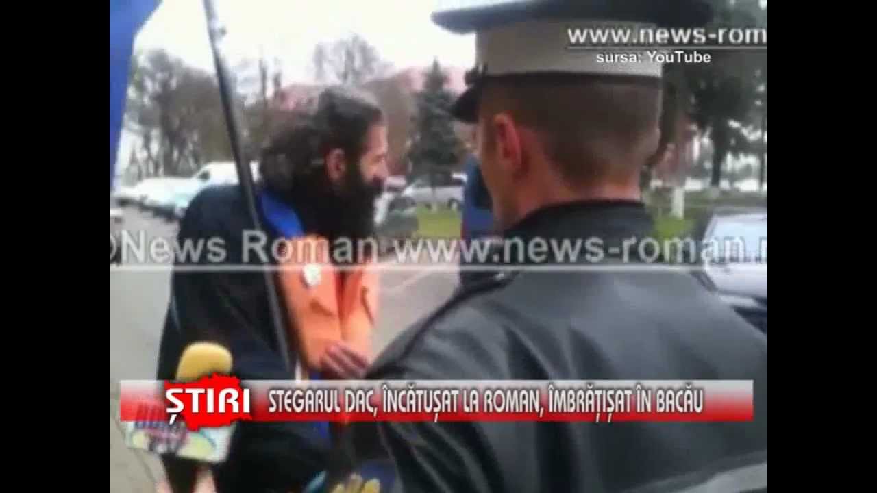 Cezar Avrămuţă(Stegarul dac) încătuşat la Udrea, îmbrăţişat în Bacău ...