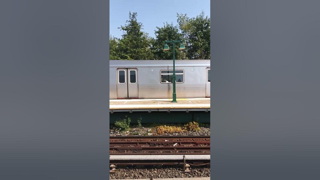 Manhattan Bound R46 Q train entering and leaving Sheepshead Bay - YouTube