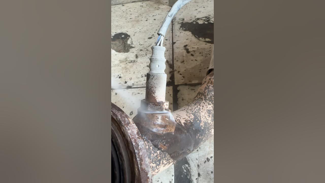 How To Removing Rusted Stuck Oxygen Sensor Easy Way #oxygen #sensor #removing #rusted - YouTube