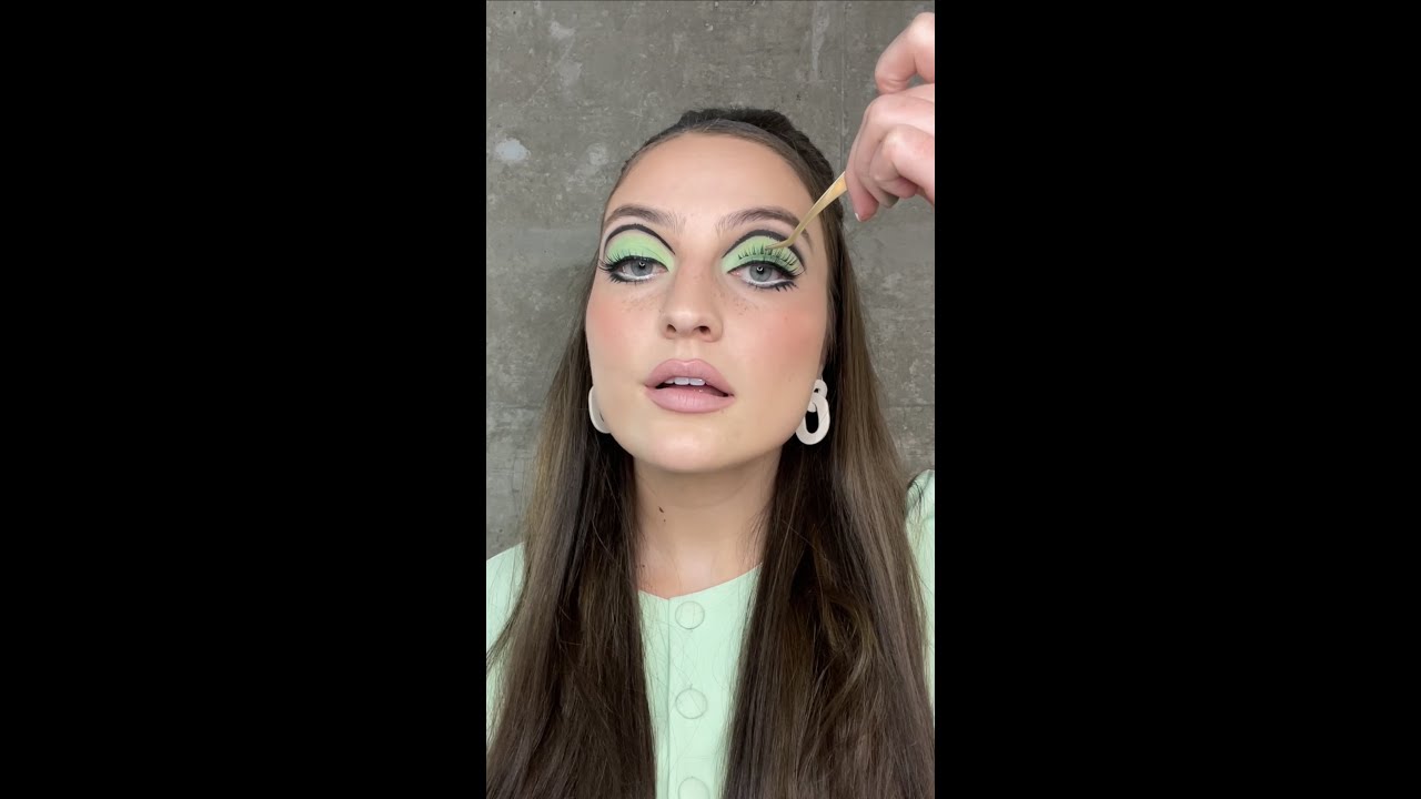60s MAKEUP TUTORIAL - YouTube